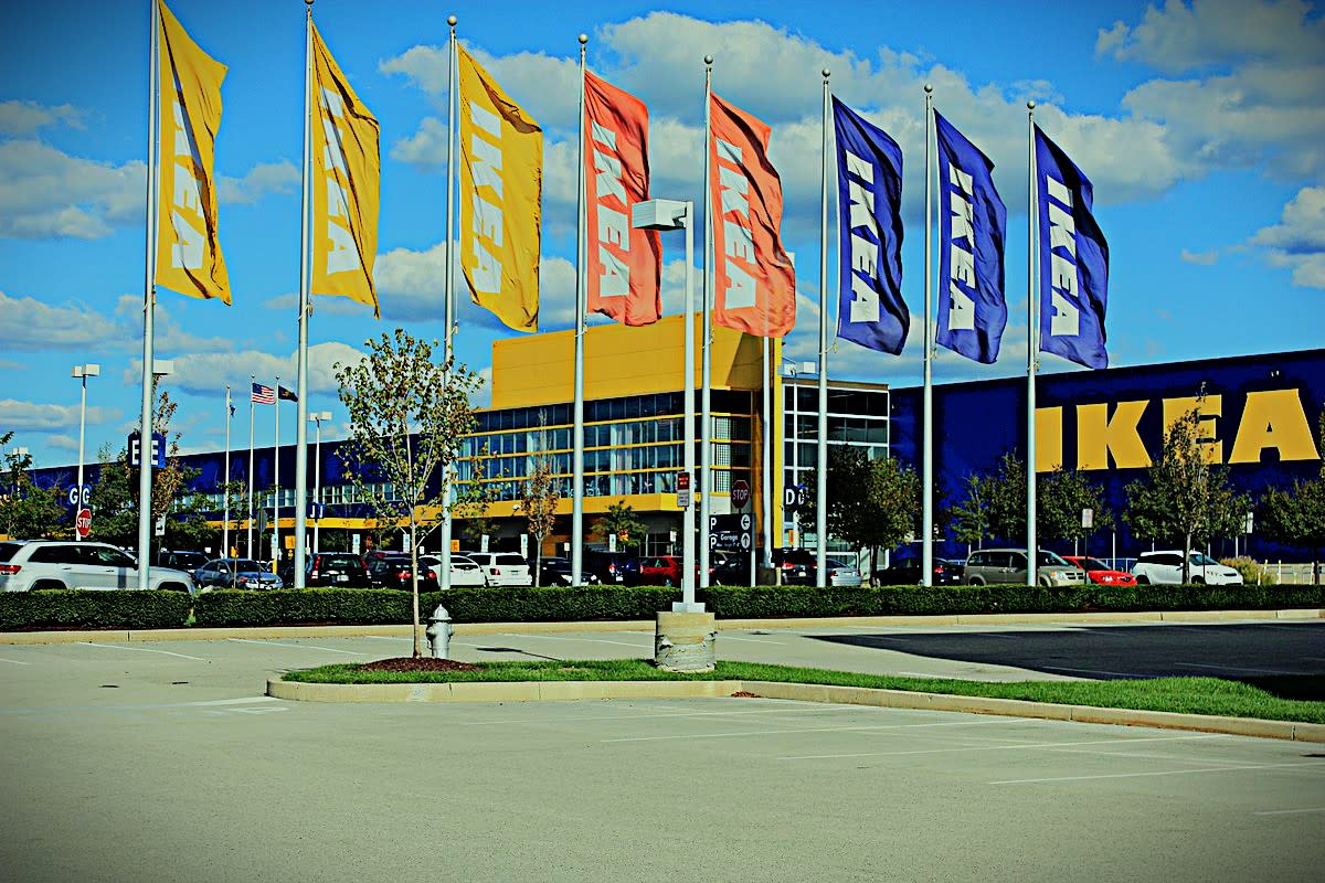 Ingvar Kamprad: The Legendary Story of the Swedish Entrepreneur and the Backbone of Modern ...